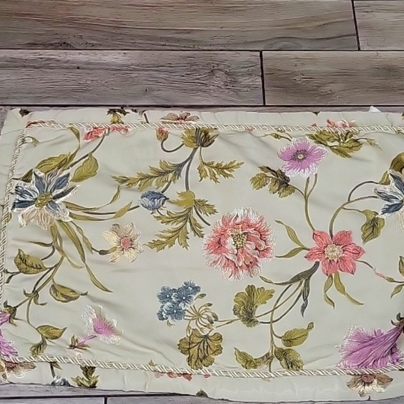 Croscill | Bedding | Croscill Daphne Lg Pillow Case Beige Floral ...